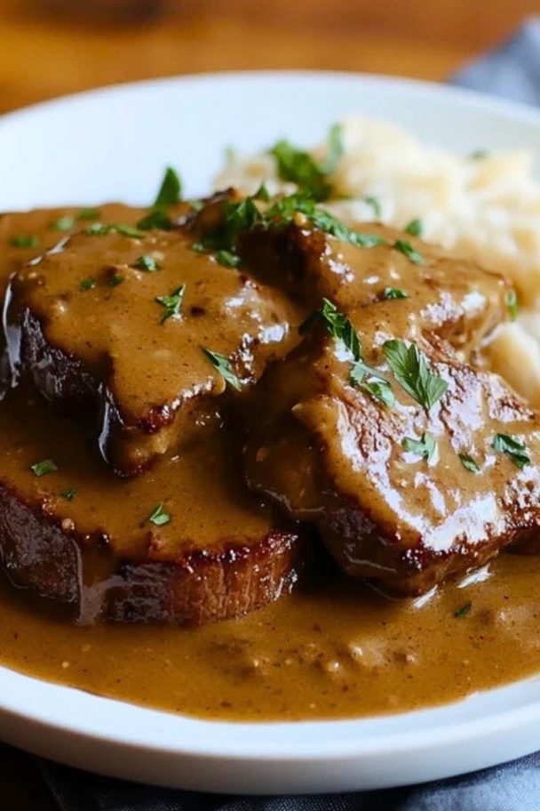Crock Pot Cube Steak and Gravy